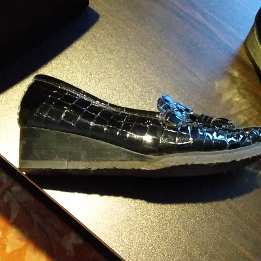 Stuart Weissman Beautiful Pat And Leather Wedge Heal … - Gem